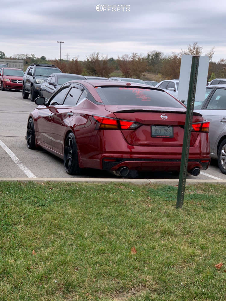 2019 Nissan Altima with 18x8.5 22 XXR 555 and 215/35R18 Lexani and ...