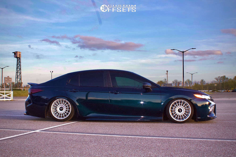 2018 Toyota Camry with 18x8.5 45 Rotiform Las-r and 225/40R18 Hankook ...