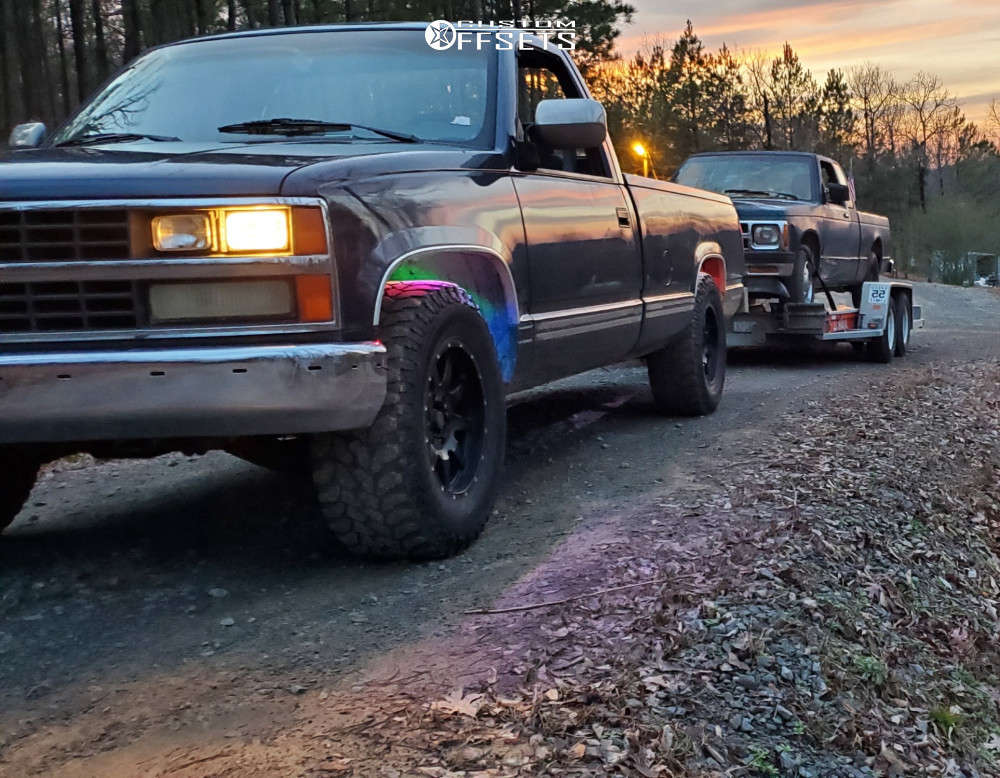1988 Chevrolet C2500 with 17x9 25.4 Gear Off-Road Overdrive and 33/10 ...