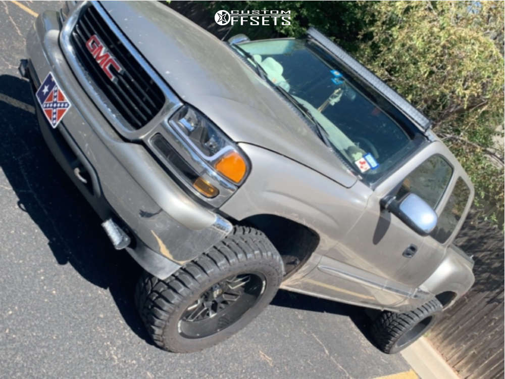 2002 GMC Sierra 1500 with 20x10 -18 Moto Metal Mo802 and 33/12.5R20 ...