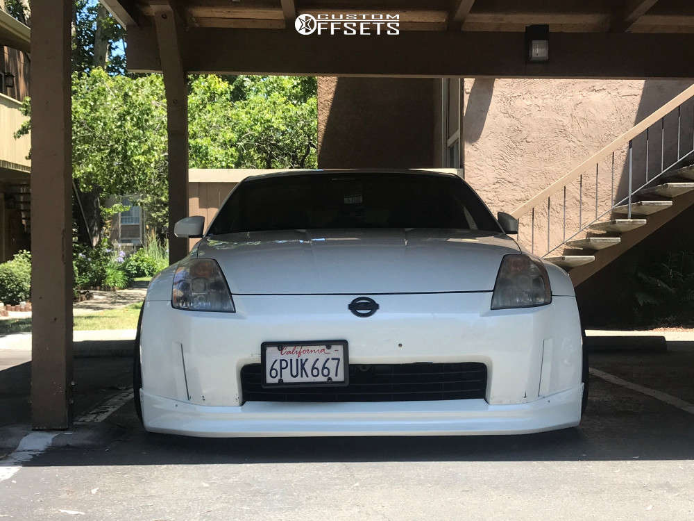 2004 Nissan 350Z with 18x9.5 22 ESR Sr02 and 245/45R18 Pirelli Pzero ...