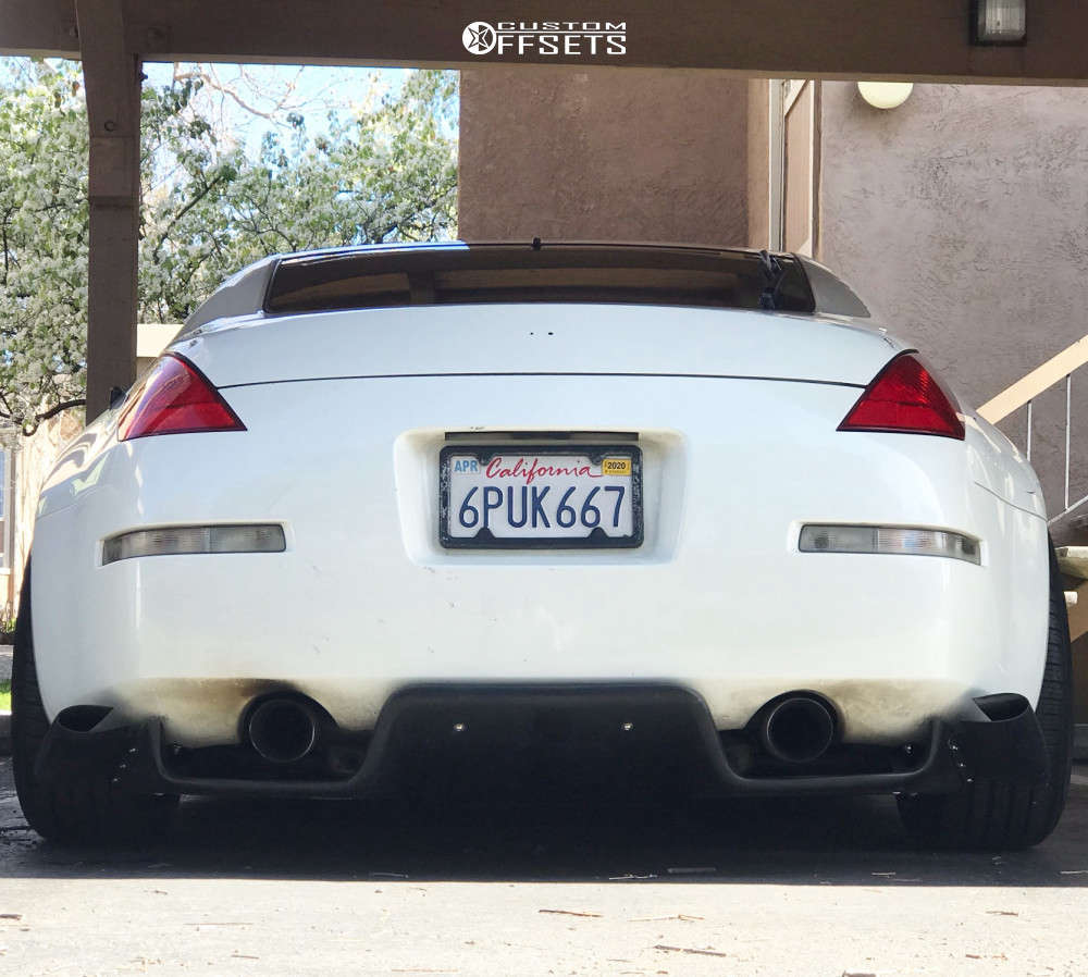 2004 Nissan 350Z with 18x9.5 22 ESR Sr02 and 245/45R18 Pirelli Pzero ...