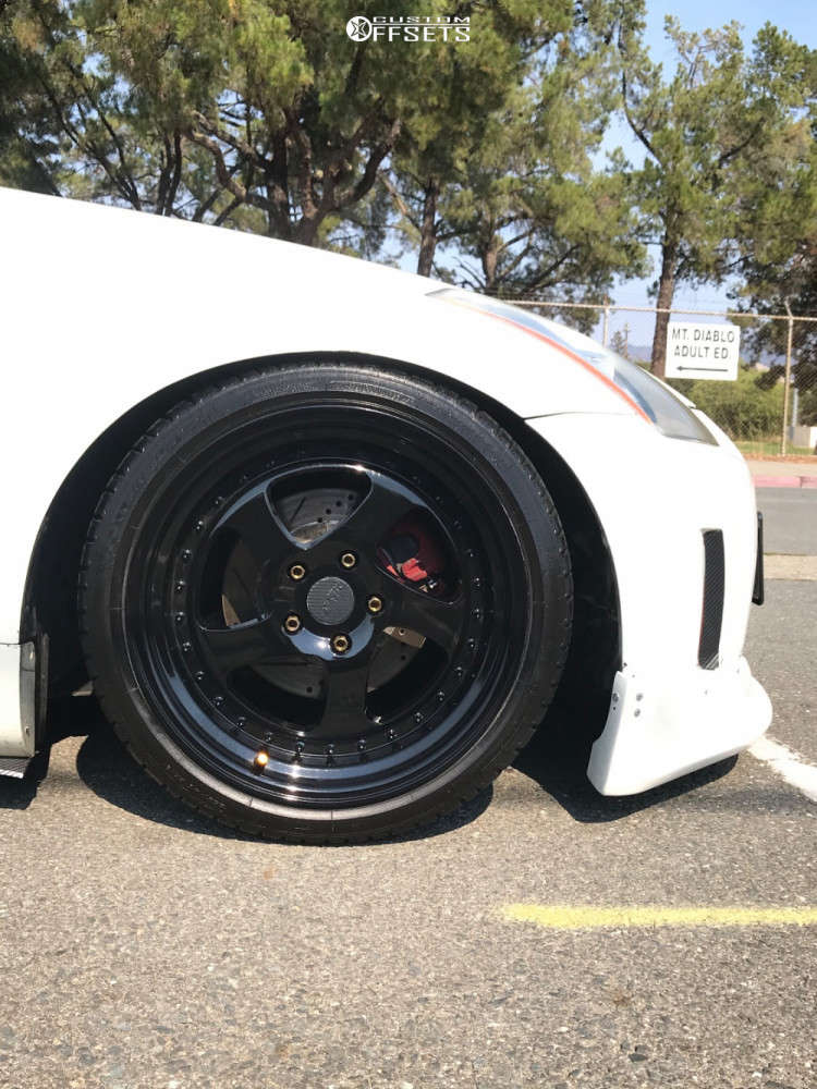 2004 Nissan 350Z with 18x9.5 22 ESR Sr02 and 245/45R18 Pirelli Pzero ...