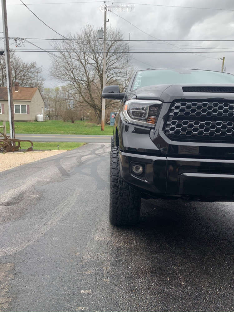 2019 Toyota Tundra with 20x10 -19 Fuel Cleaver D240 and 35/12.5R20 Toyo ...