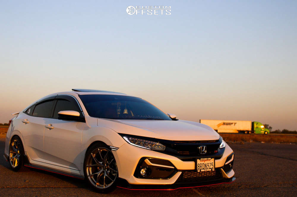 2020 Honda Civic with 18x8.5 30 ESR Rf2 and 235/40R18 Goodyear Eagle ...
