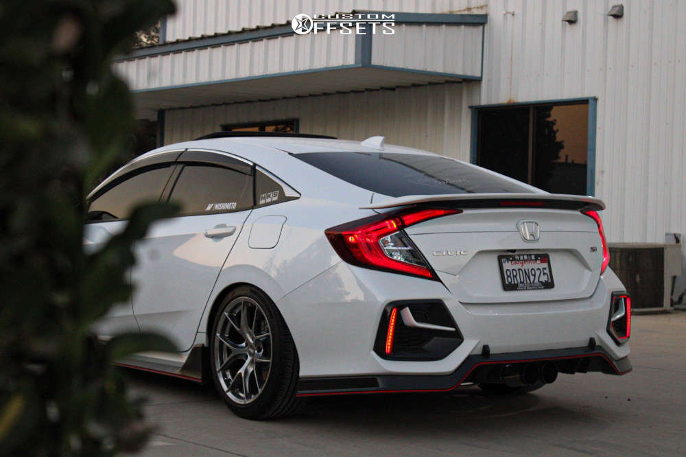 2020 Honda Civic with 18x8.5 30 ESR Rf2 and 235/40R18 Goodyear Eagle ...