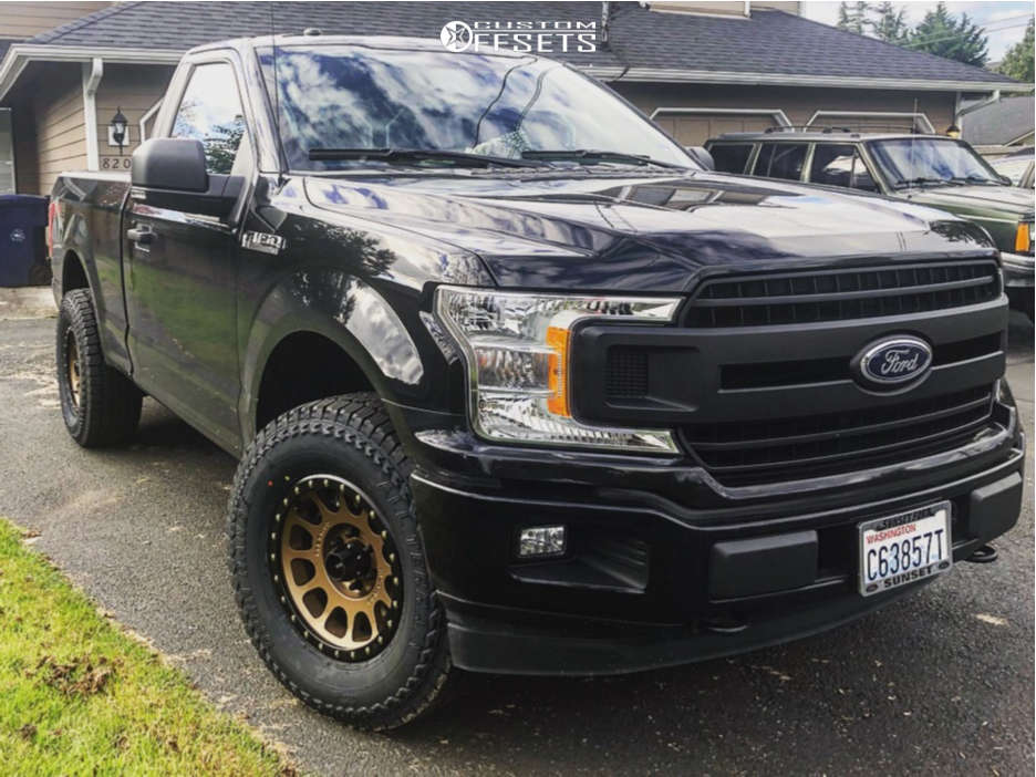 2019 Ford F-150 with 17x8.5 0 Method Mr305 and 33/12.5R17 Open Range ...