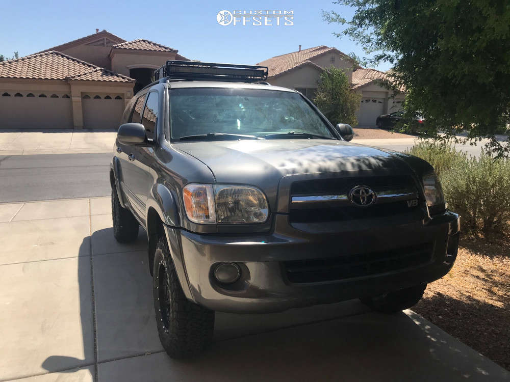 2005 Toyota Sequoia with 17x5 44.45 Pro Comp Series 05 and 32/8.5R17 ...