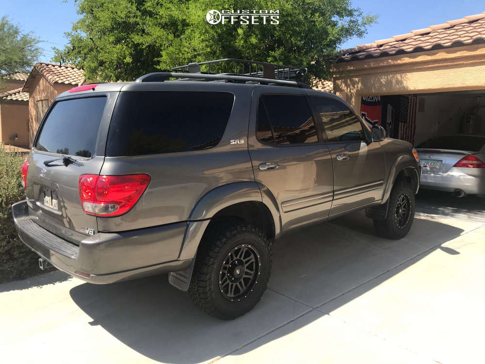 2005 Toyota Sequoia with 17x5 44.45 Pro Comp Series 05 and 32/8.5R17 ...