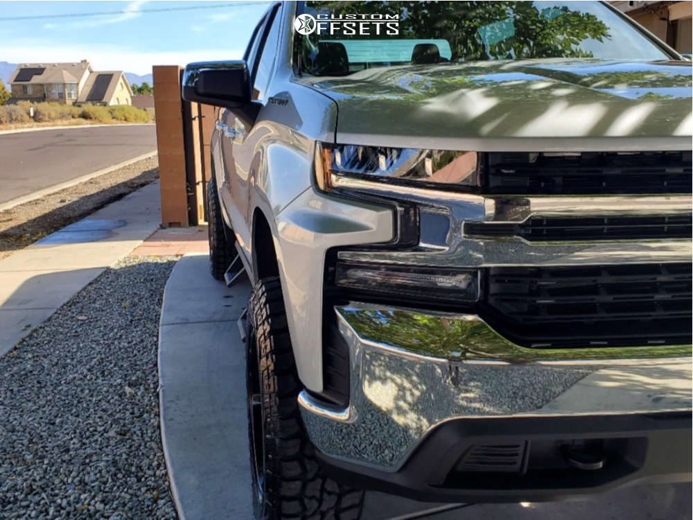 2020 Chevrolet Silverado 1500 with 20x10 -24 Havok H104 and 35/12.5R20 ...