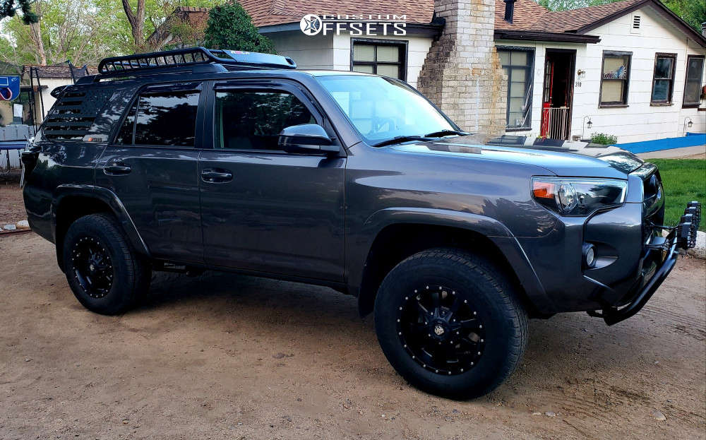 2015 Toyota 4Runner with 17x9 -6 Trail Master Tm220 and 31/10.5R17 ...