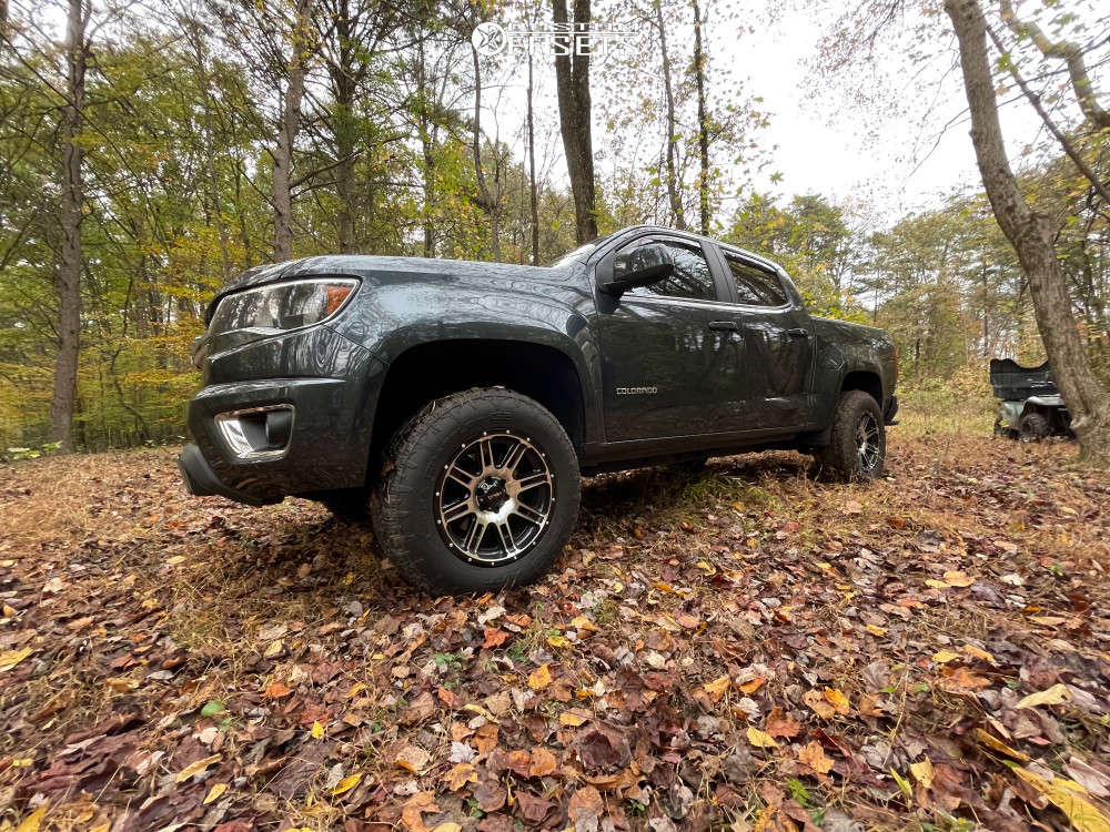 2017 Chevrolet Colorado with 18x9 Helo He900 and 265/65R18 Nitto Terra ...
