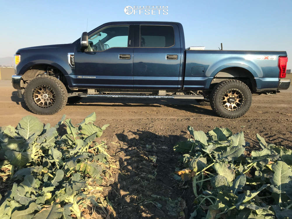 2017 Ford F-250 Super Duty with 18x9 0 Mayhem Scout and 35/12.5R18 ...