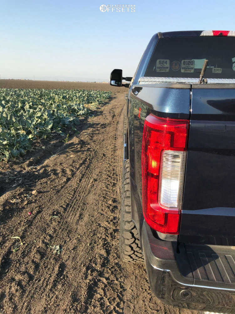 2017 Ford F-250 Super Duty with 18x9 0 Mayhem Scout and 35/12.5R18 ...