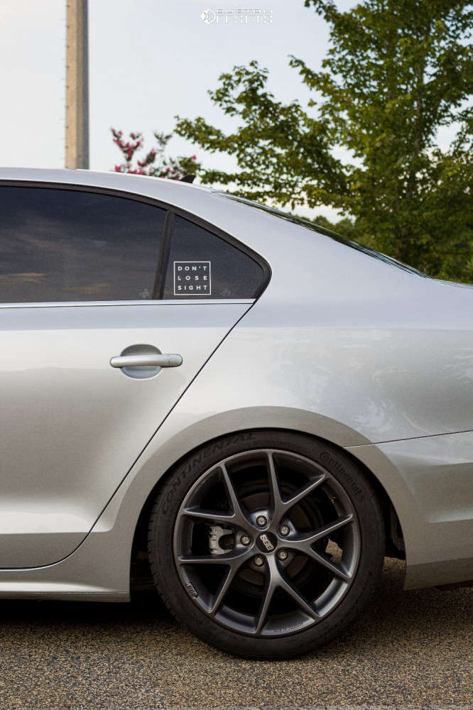 2015 Volkswagen Jetta with 18x8 45 BBS Sr and 235/40R18 Continental ...