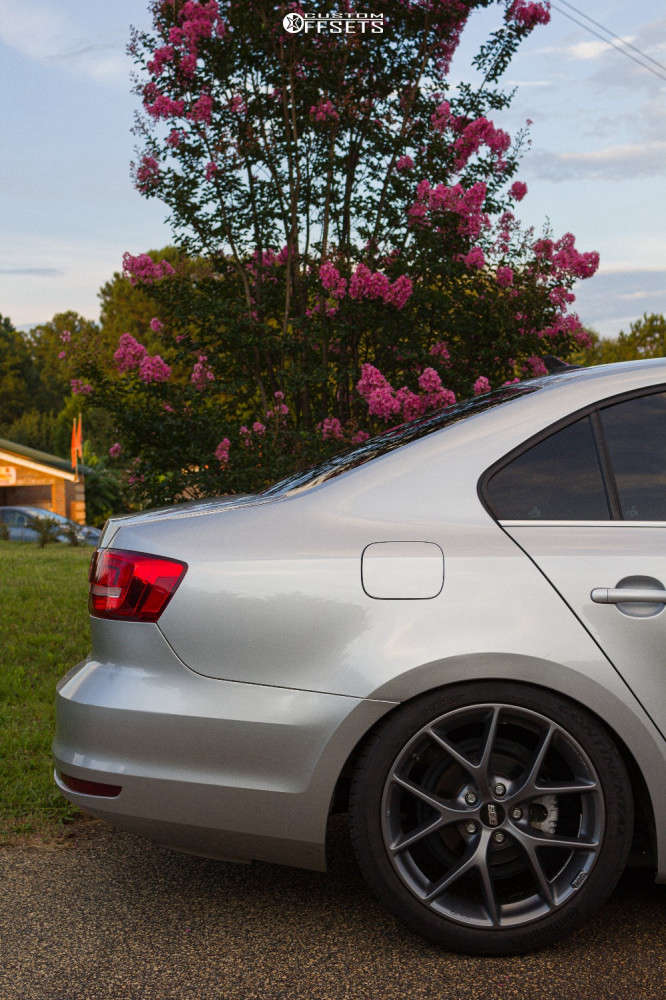 2015 Volkswagen Jetta with 18x8 45 BBS Sr and 235/40R18 Continental ...