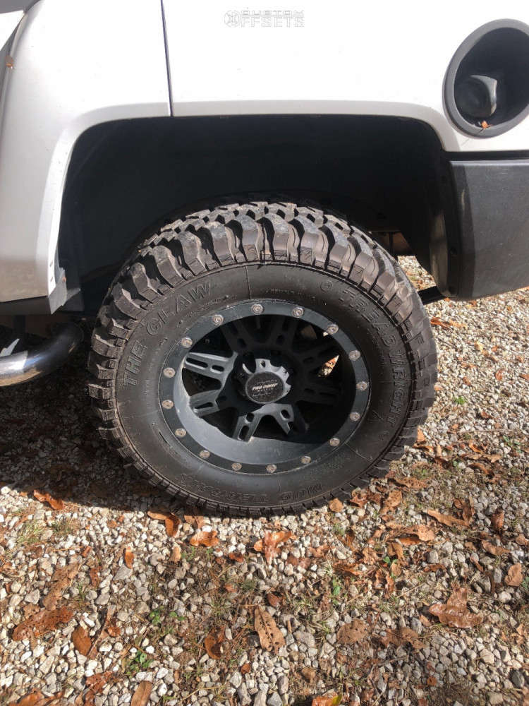 2008 Hummer H3 with 18x9.5 -0 Pro Comp 31 and 35/18.5R18 Mud Claw ...