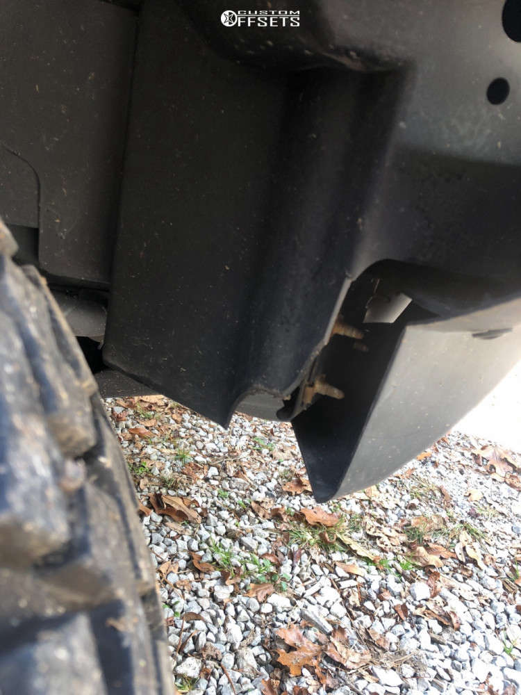 2008 Hummer H3 with 18x9.5 -0 Pro Comp 31 and 35/18.5R18 Mud Claw ...
