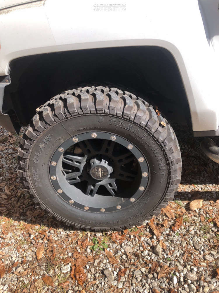 2008 Hummer H3 with 18x9.5 -0 Pro Comp 31 and 35/18.5R18 Mud Claw ...