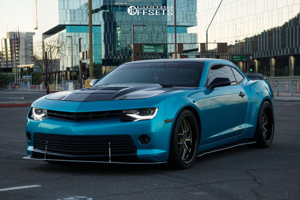 2015 Chevrolet Camaro with 20x9.5 35 Niche Vice and 265/35R20 Nitto ...