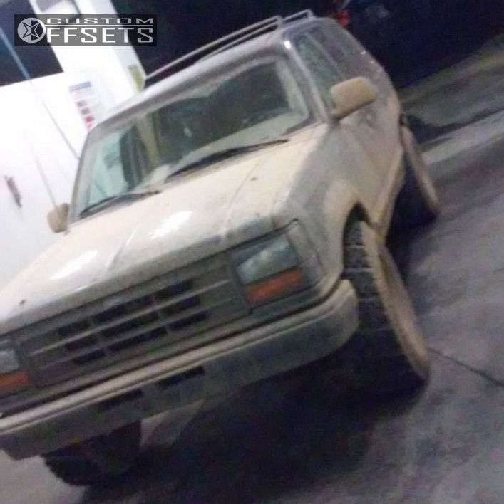 1994 Ford Explorer with 15x8 -19 Pro Comp Series 97 and 31/10.5R15 ...