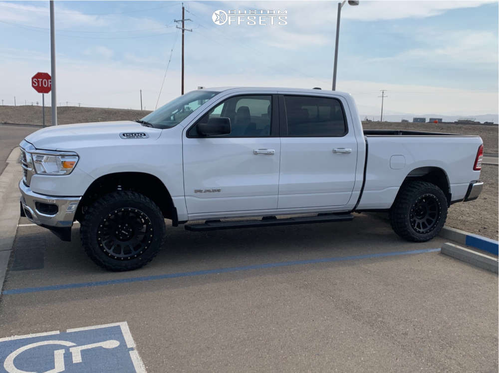 2020 Ram 1500 with 20x10 -12 Method Nv and 33/12.5R20 Federal Couragia ...
