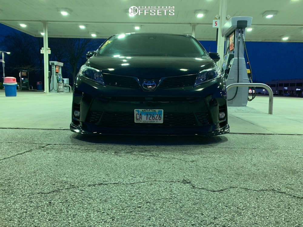 2018 Toyota Sienna with 22x10.5 25 Concept One Cs-6 and 265/30R22 ...