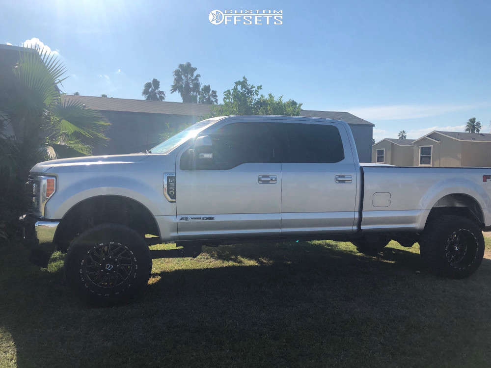 2017 Ford F-350 Super Duty with 20x12 -44 TIS 544BM and 35/13.5R20 ...