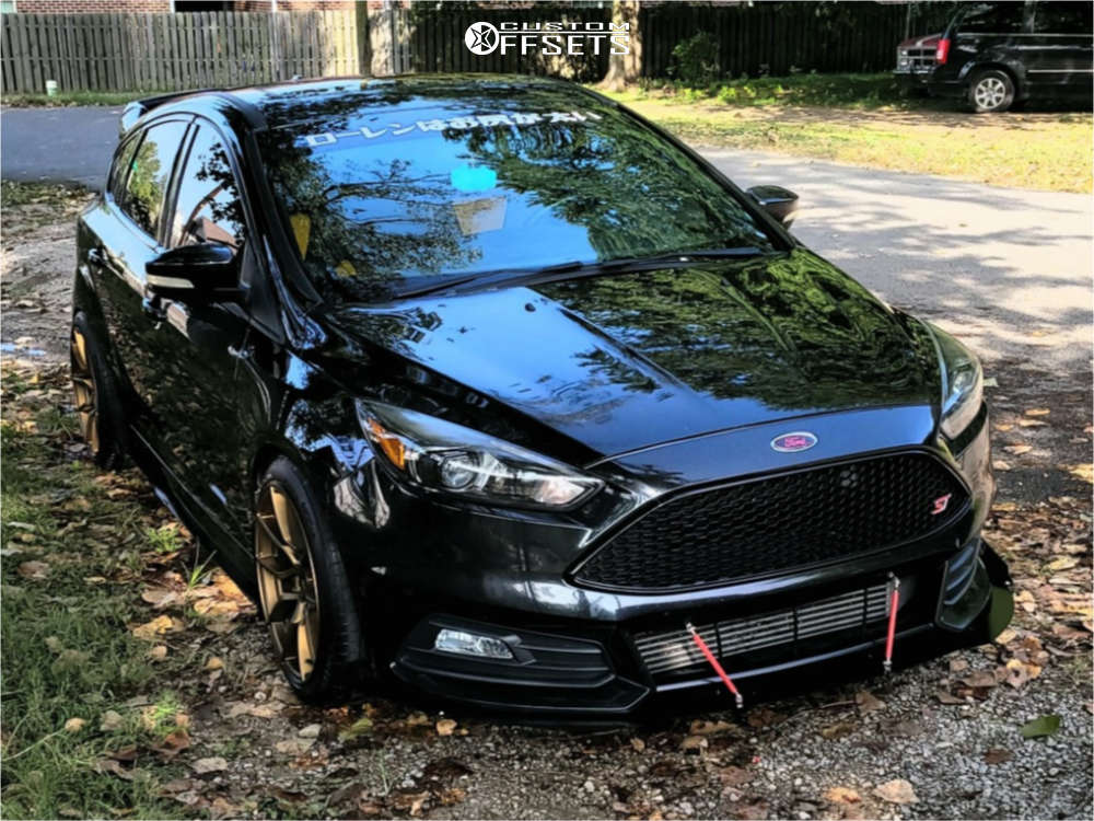 2015 Ford Focus with 18x9.5 35 Option Lab R716 and 235/40R18 ...