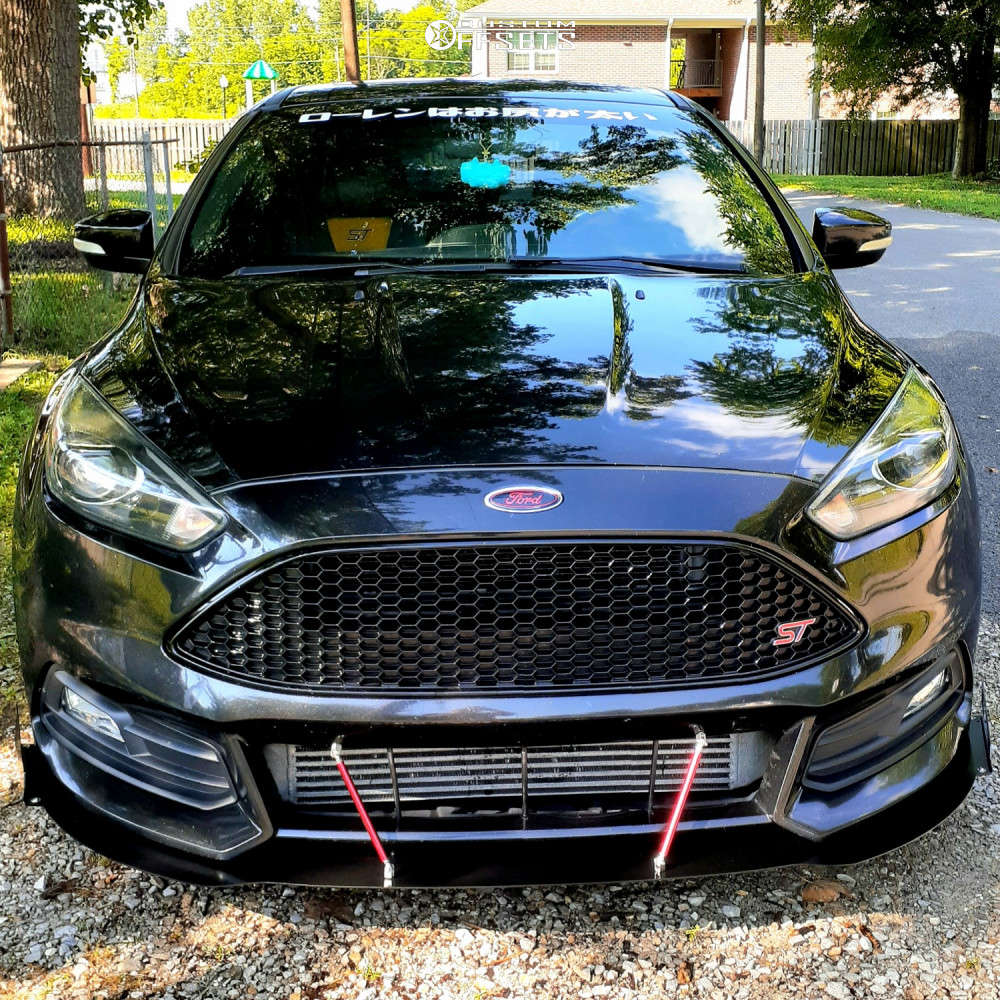 2015 Ford Focus with 18x9.5 35 Option Lab R716 and 235/40R18 ...