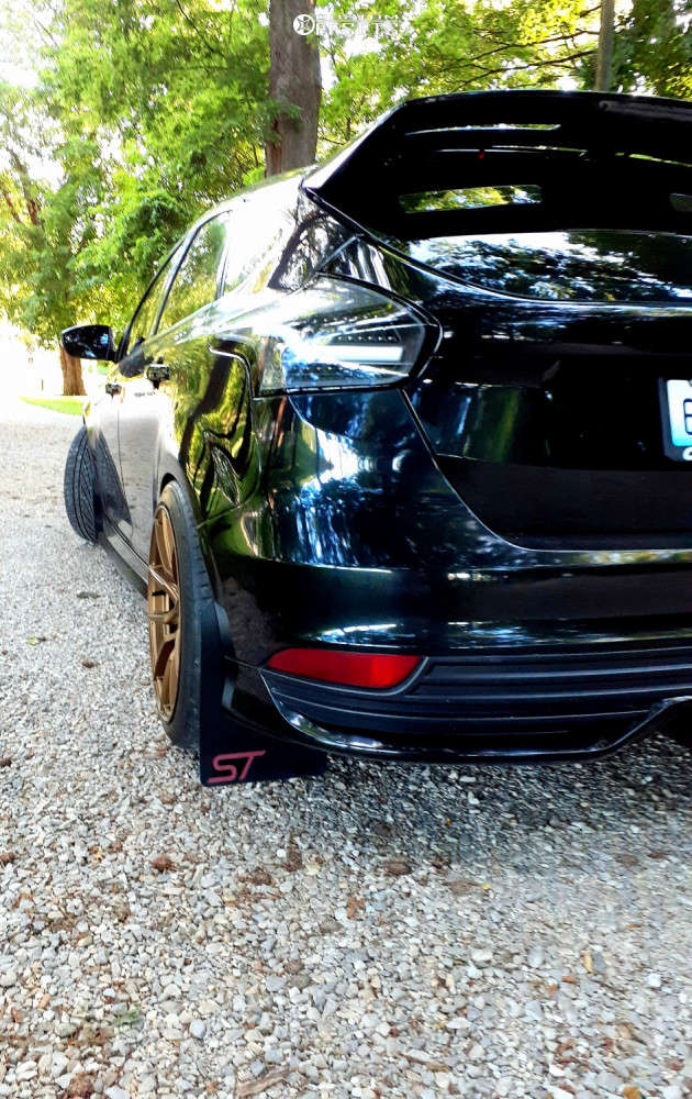 2015 Ford Focus with 18x9.5 35 Option Lab R716 and 235/40R18 ...
