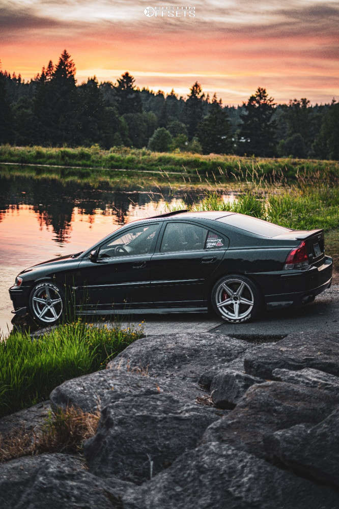 2006 Volvo S60 with 18x9 45 Advanti Racing Cammino and 235/40R18 Nitto ...