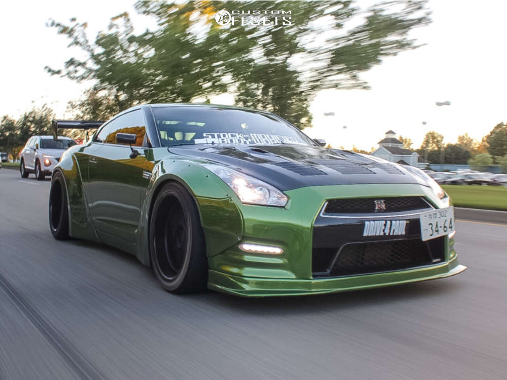 2013 Nissan GT-R with 20x11 -15 RVL GEM and 305/35R20 Nitto Nt555 G2 ...