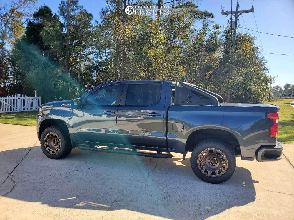 2020 Chevrolet Silverado 1500 with 20x10 -18 Fuel Vengeance and 33/12 ...