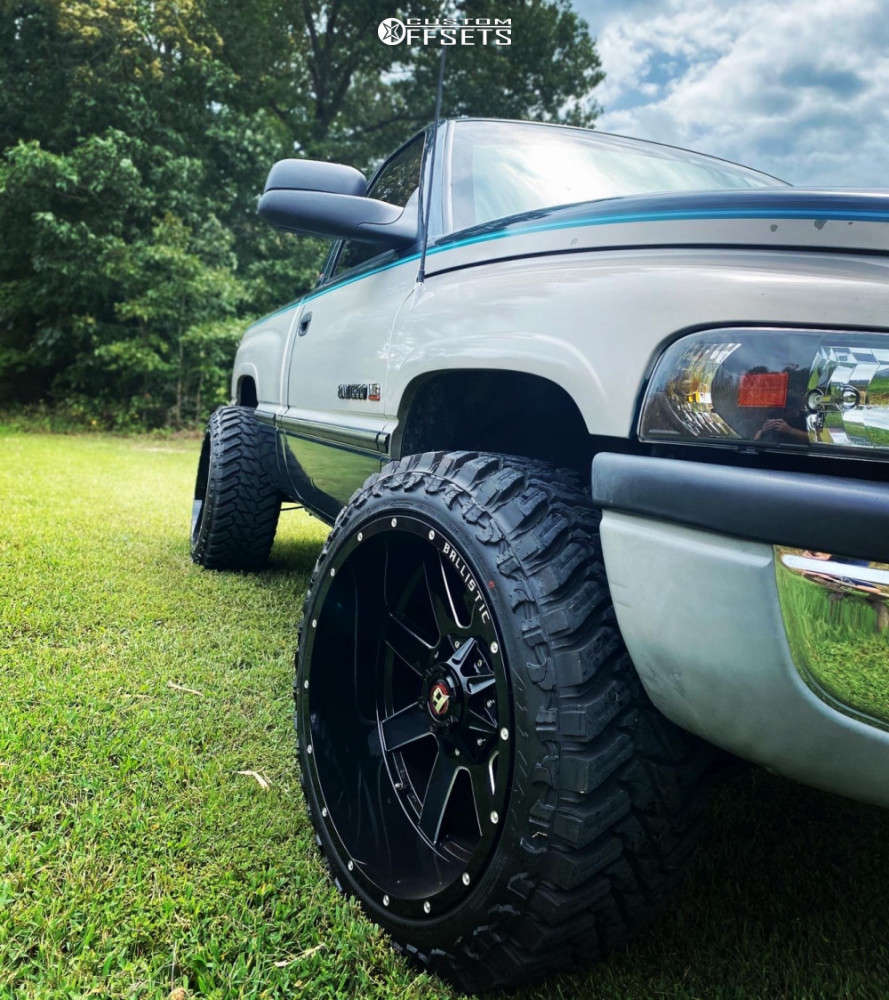 1995 Dodge Ram 1500 with 22x12 -52 Ballistic Rage and 33/12.5R22 Atturo ...