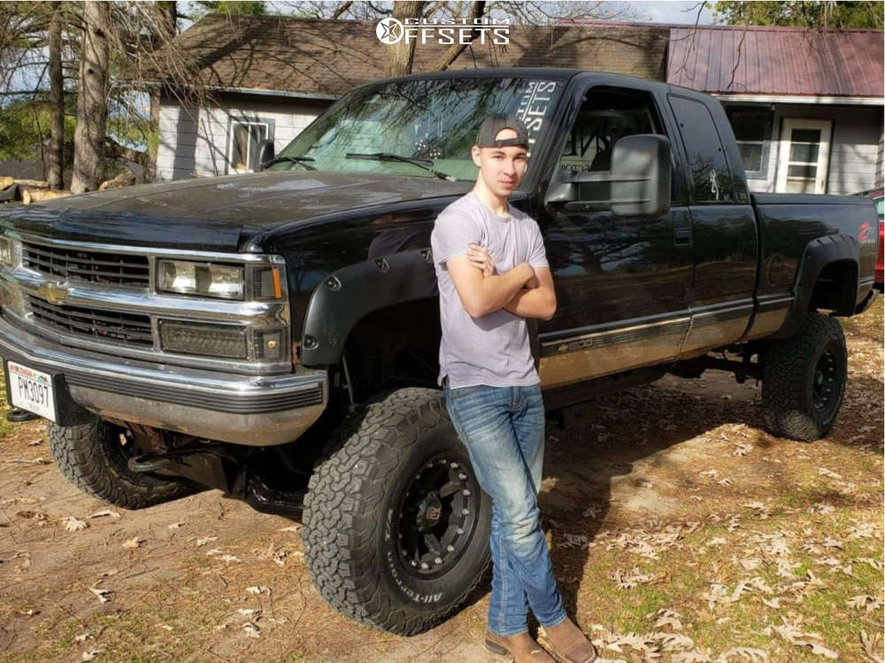 1995 Chevrolet K1500 Wheel Offset Aggressive > 1" Outside Fender ...
