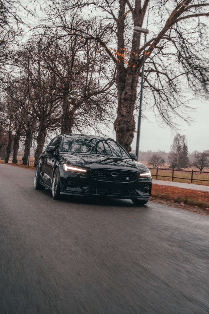 2019 Volvo V60 with 20x9 35 Work Gnosis Cv201 and 225/35R20 Continental ...