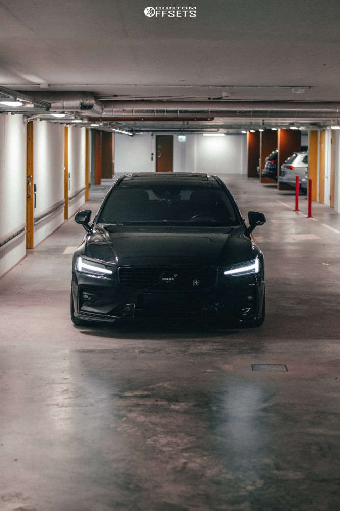 2019 Volvo V60 with 20x9 35 Work Gnosis Cv201 and 225/35R20 Continental ...