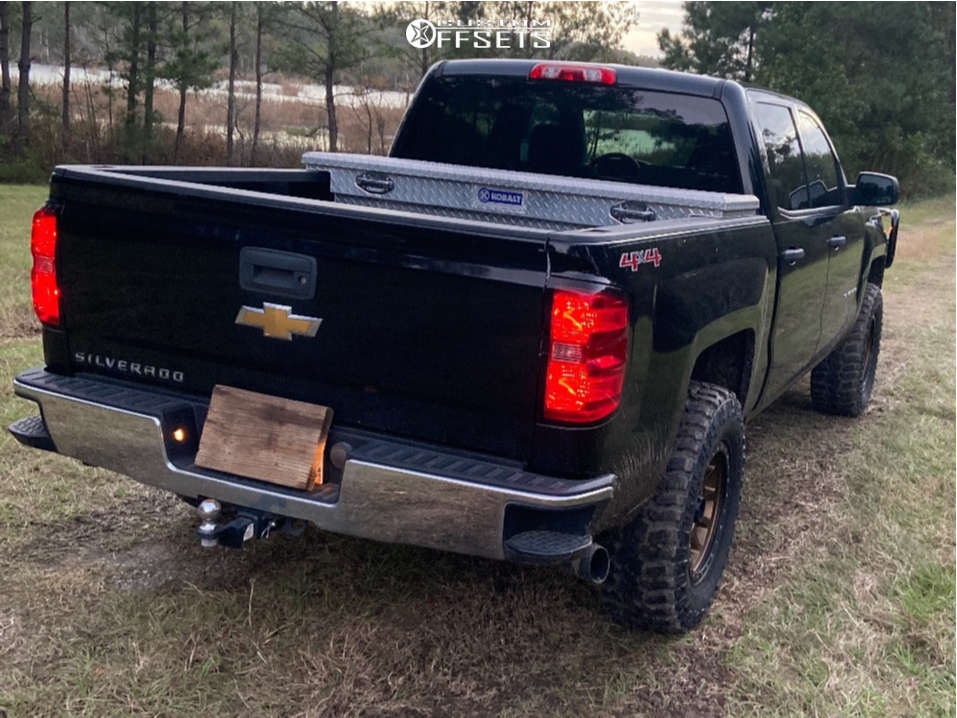 2014 Chevrolet Silverado 1500 with 18x9 Method Nv and 295/70R18 Cooper ...