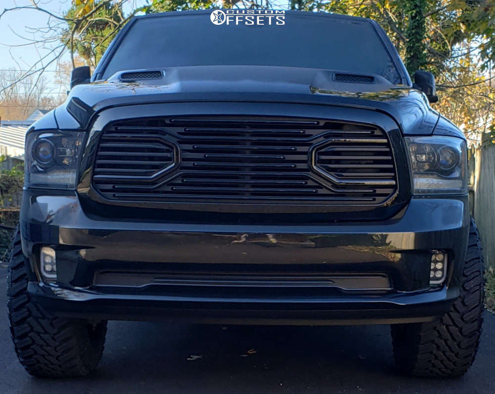 2015 Ram 1500 with 20x12 -44 Hardrock Tank H706 and 35/12.5R20 Atturo ...