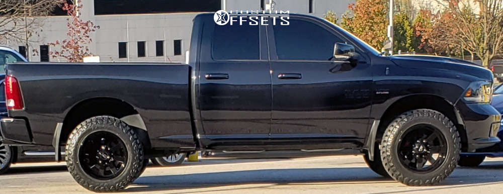 2015 Ram 1500 with 20x12 -44 Hardrock Tank H706 and 35/12.5R20 Atturo ...