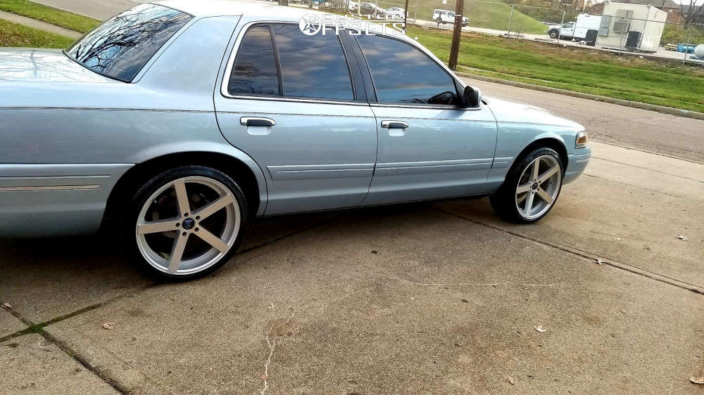 2001 Ford Crown Victoria with 20x9 15 Rohana Rc22 and 245/35R20 Lexani ...