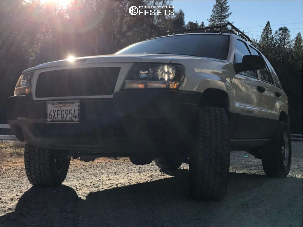 2004 Jeep Grand Cherokee with 17x9 -12 Helo He891 and 265/65R17 ...