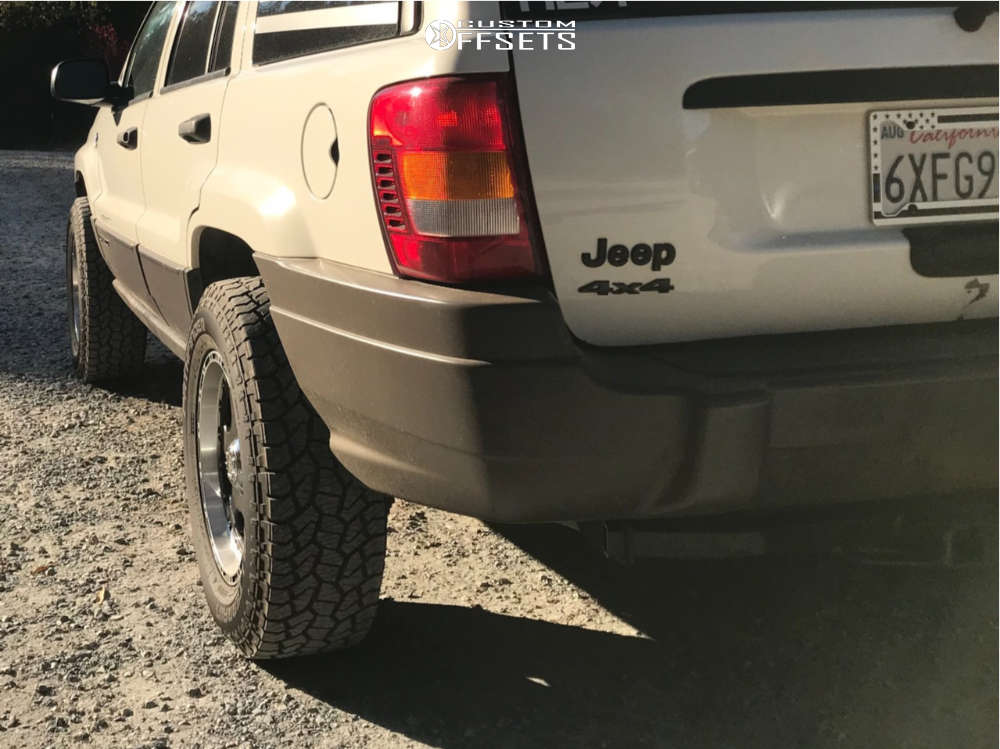2004 Jeep Grand Cherokee with 17x9 -12 Helo He891 and 265/65R17 ...