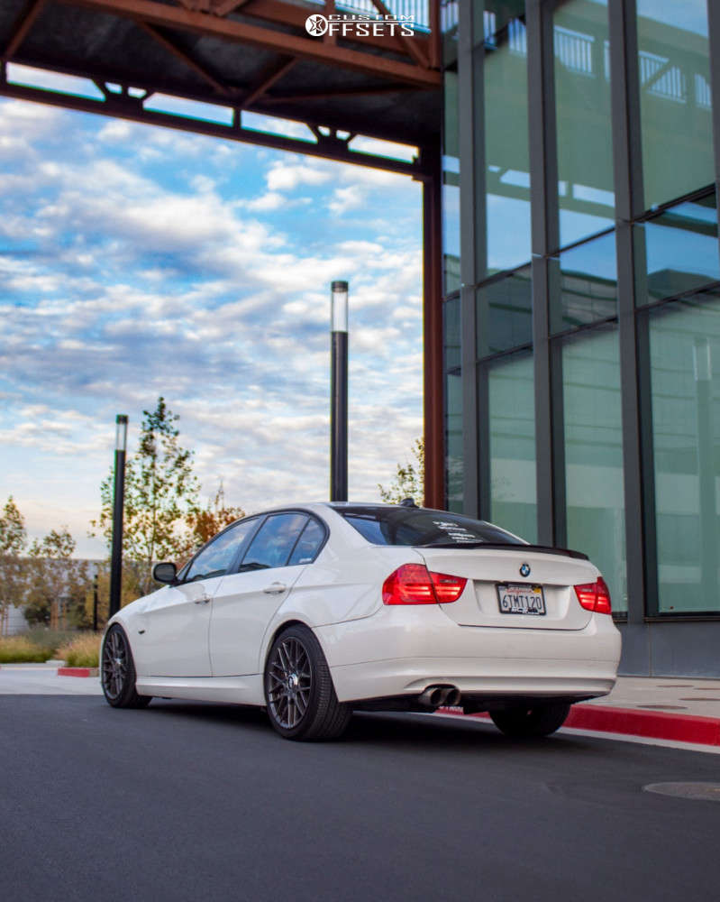 2011 BMW 328i with 18x8.5 35 Rotiform Rse and 235/40R18 Yokohama Advan ...
