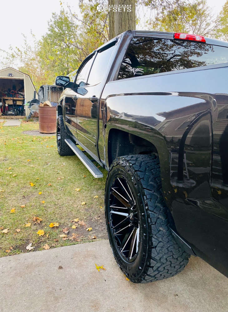2015 Chevrolet Silverado 1500 with 22x10 -18 Moto Metal Mo998 and 35/12 ...