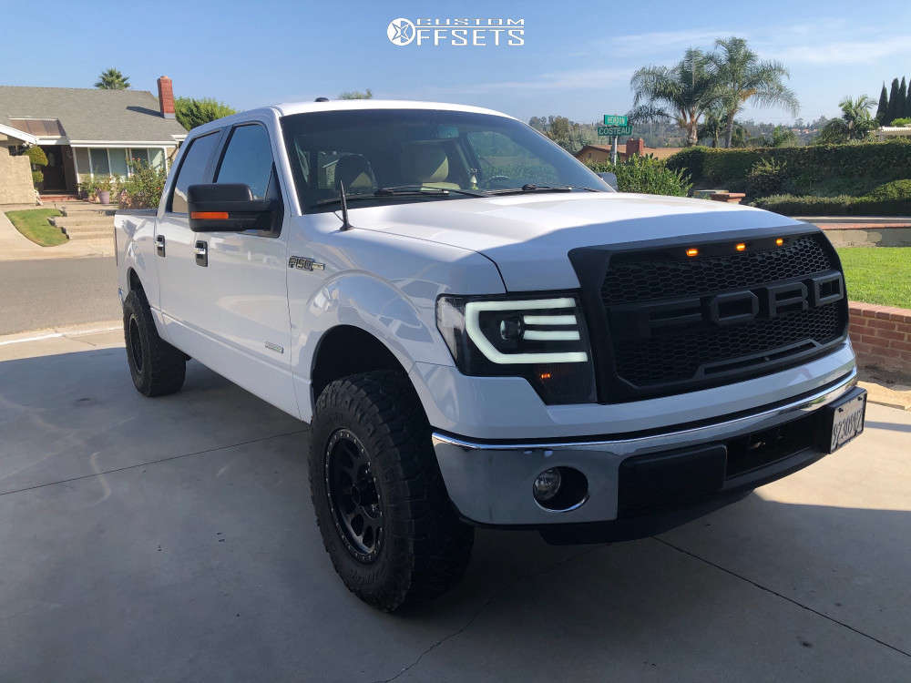 2014 Ford F-150 with 17x11.5 -12 Method Nv and 33/12.5R17 Nitto Ridge ...