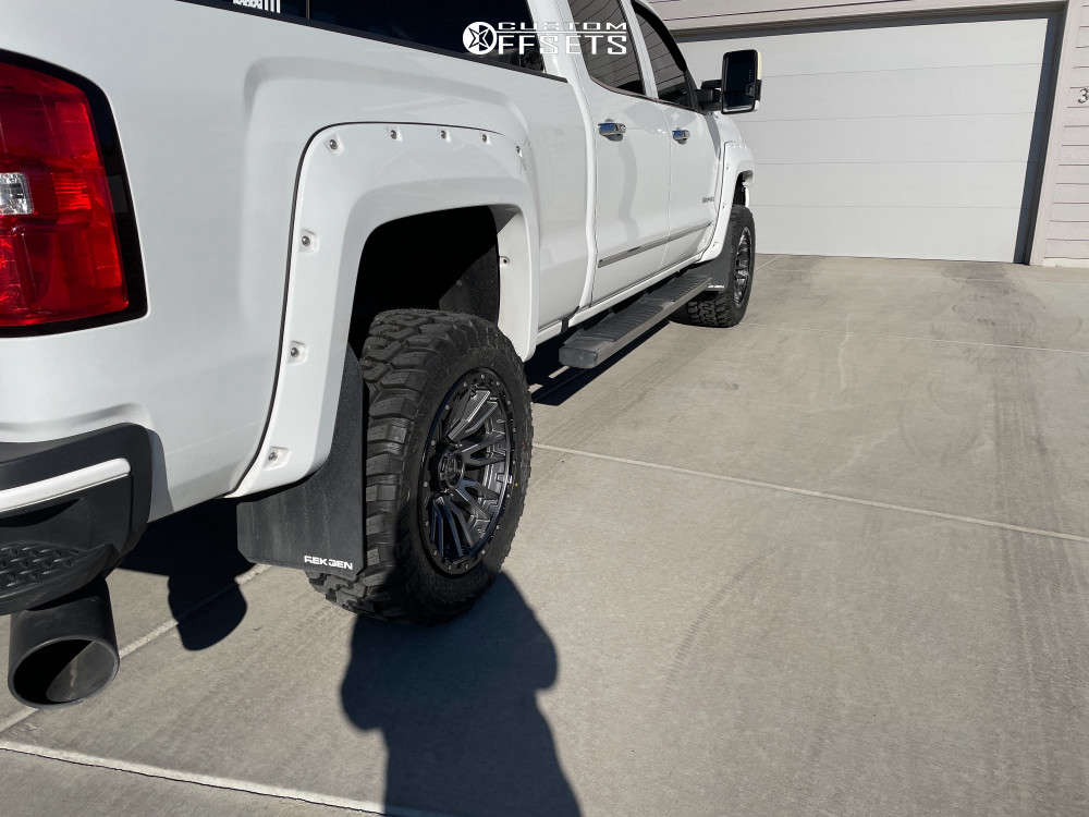 2017 GMC Sierra 3500 HD with 20x10 -18 Fuel Rebel and 33/12.5R20 RBP ...