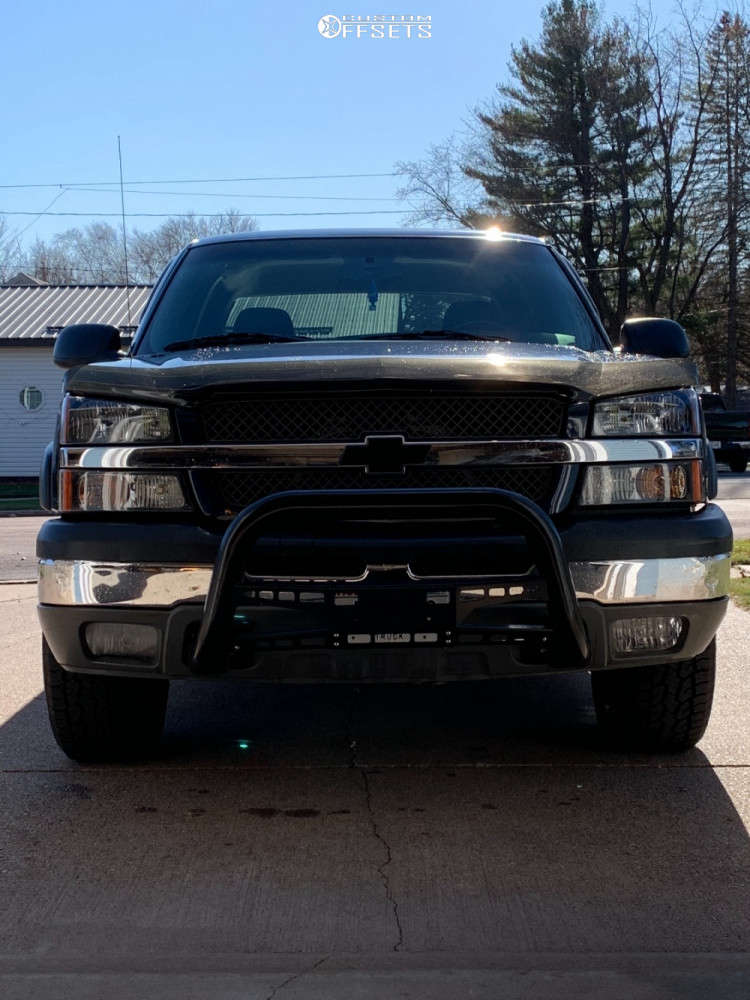 2005 Chevrolet Silverado 1500 with 18x9 12 Ultra Baron and 275/65R18 ...