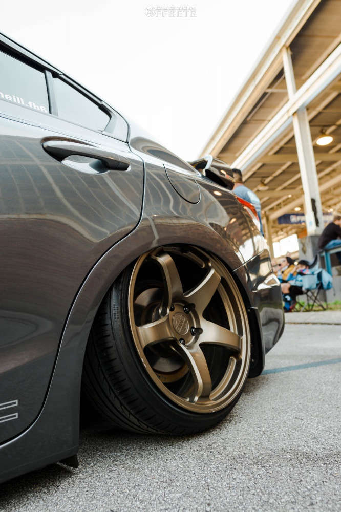 2013 Honda Civic with 18x9.5 22 GMR Gmr-04 and 215/35R18 Achilles Atr ...